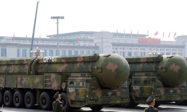 九三阅兵：东风5C射程远，东风61弹头多，东风51去哪了？|东风-5洲际弹道导弹|东风-3中程弹道导弹|东风-5C洲际弹道导弹|洲际弹道导弹|核弹_新浪新闻