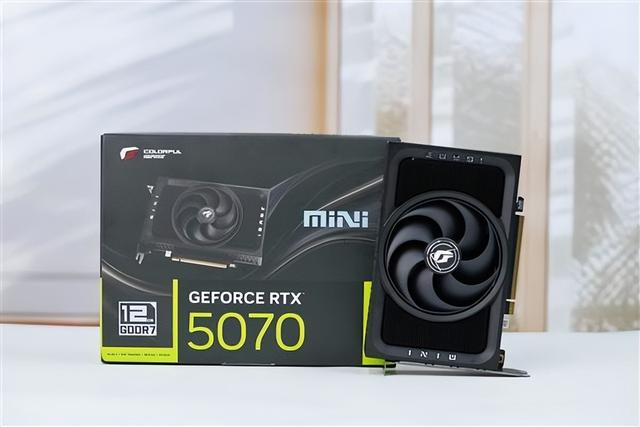 ITX玩家福音！七彩虹RTX 5070 Mini显卡实测：2K游戏AI双兼顾__财经头条__新浪财经