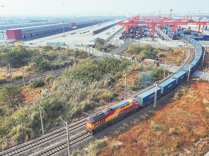 担当有为 拼搏奋进赢得发展主动|成都市_手机新浪网