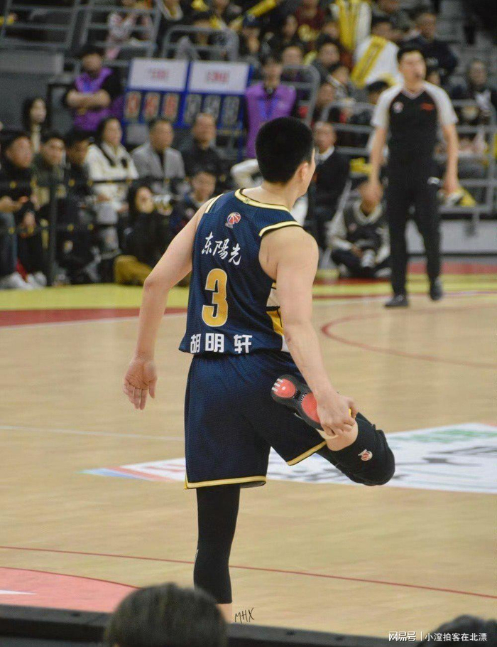 1分惜败，没想到杜锋会这样评价比赛立规矩，球迷：胡明轩拉胯|广东|浙江队|奎因|约翰逊|外线_新浪体育_新浪新闻