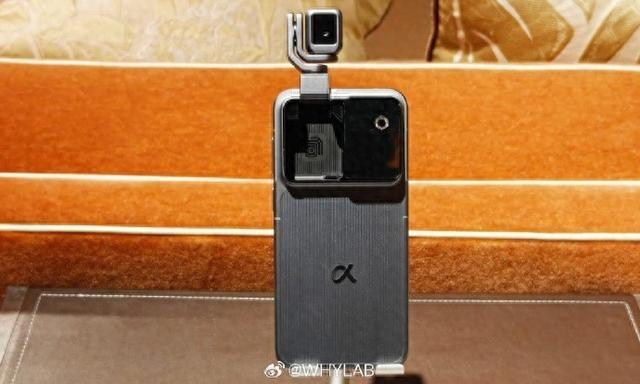 荣耀ROBOT PHONE亮相CES 2026，全球首款机器人手机引关注__财经头条__新浪财经