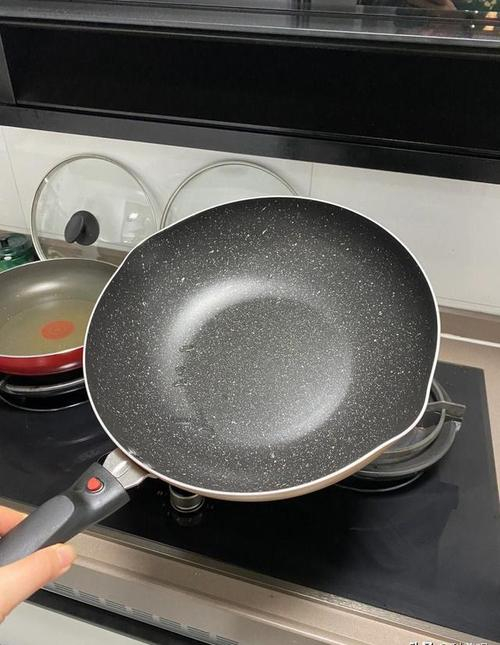 电饭煲 不粘锅致癌谣言再起 揭秘特氟龙涂层真相与安全性 华网天下 锅具 上海市 金刚石 电饭锅 陶瓷 新浪新闻