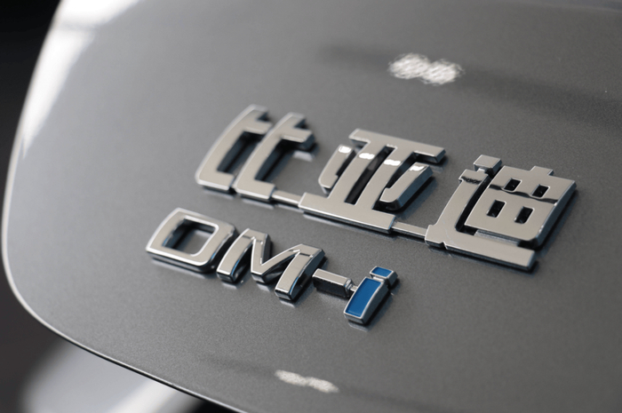 丰田混动与比亚迪混动：全球销量背后的技术路线与市场较量