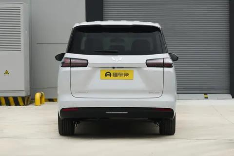 试驾2025款星光730 PHEV，全方位体验豪华MPV的魅力|插电混动|五菱|五菱星光730 phev|五菱星光730|车型_新浪新闻