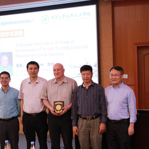 国际著名锂电池专家、加拿大皇家科学院院士Jeff Dahn教授做客“南强学术讲座”|南强|讲座|科学院_手机新浪网