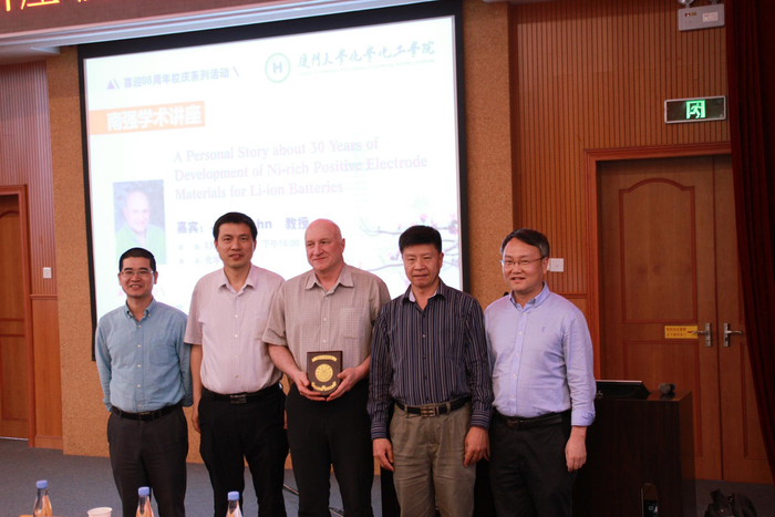 国际著名锂电池专家、加拿大皇家科学院院士Jeff Dahn教授做客“南强学术讲座”|南强|讲座|科学院_手机新浪网
