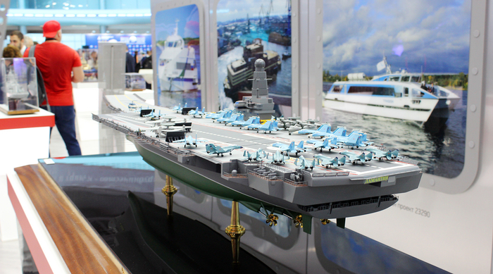 俄罗斯展示新型核航母模型，可搭载60架舰载机_手机新浪网