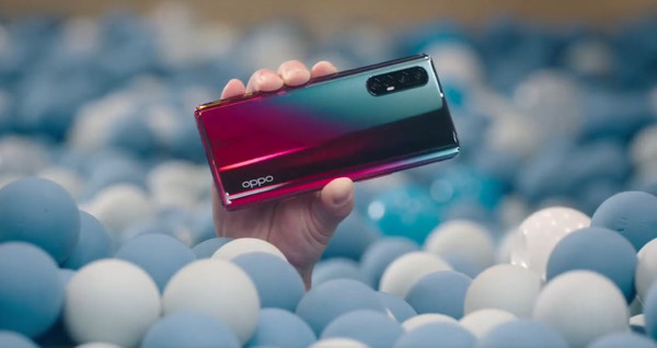 OPPO Reno3 Pro真机曝光 后置四摄似乎与渲染图不同_手机新浪网