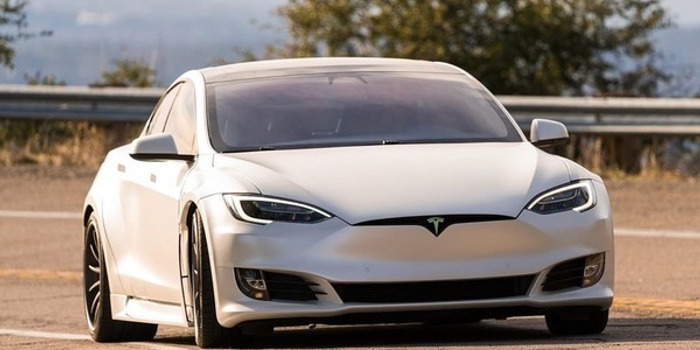特斯拉Model S续航里程提升至409英里 再次刷新纪录_手机新浪网