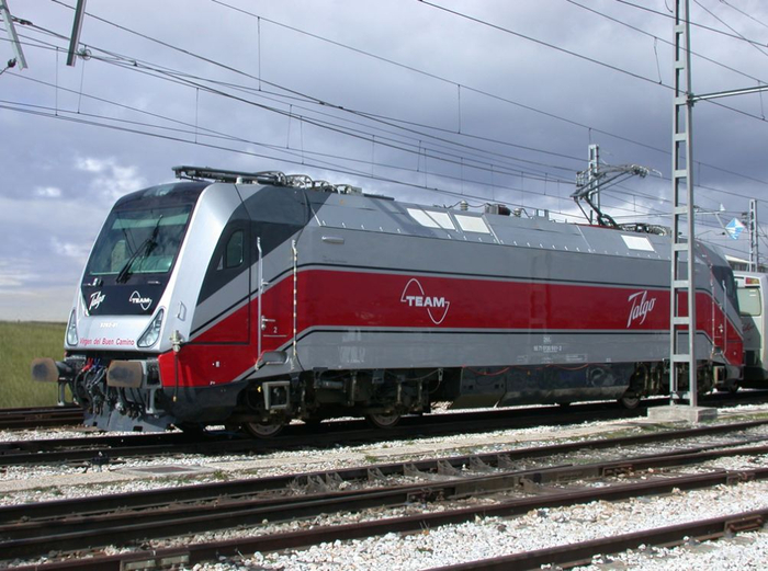 Talgo·时速260公里可变轨距的Travca机车__财经头条__新浪财经