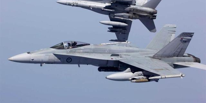 榨干最后一分价值，服役35年的老F-18战机，被卖给私人承包商_手机新浪网