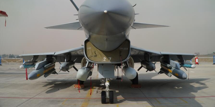 美媒列出歼10C一长串优点：对台军F16V有压倒优势_手机新浪网