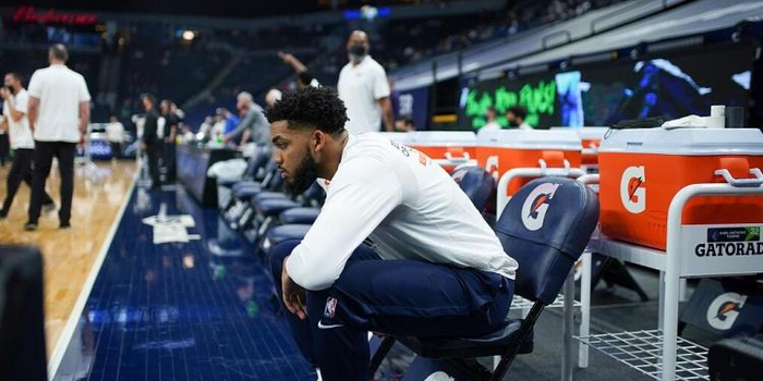 唐斯赛季揭幕战得30分10板 队史仅三人做到过&仅他一人做到过两次_手机新浪网