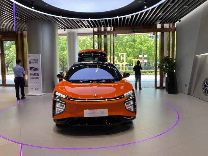 首款量产车高合HiPhiX被指“华而不实” 华人运通曲折“造车梦”_手机新浪网