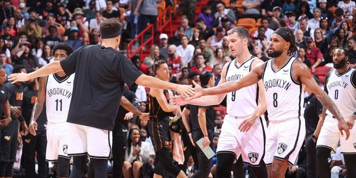 小斯：我们的教练组都是前NBA球员 这在季后赛中能带来优势_手机新浪网