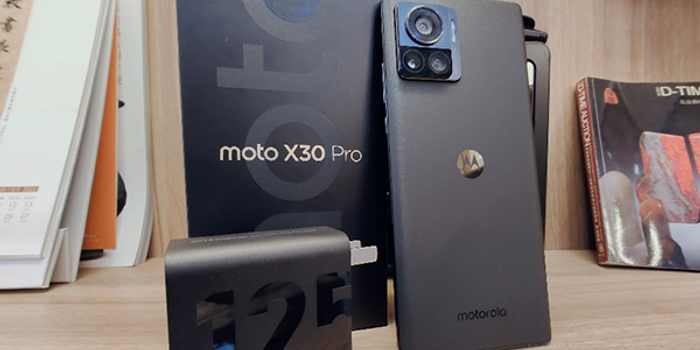 moto X30 Pro上手体验：首款2亿像素超大底影像旗舰能否引发市场追逐浪潮？_手机新浪网