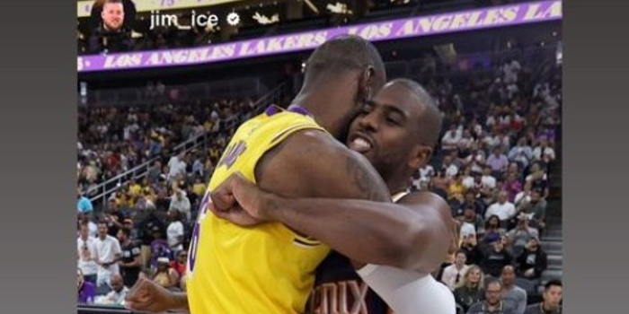 老兵不死！詹姆斯Ins晒出与好友保罗赛场拥抱合照！_手机新浪网