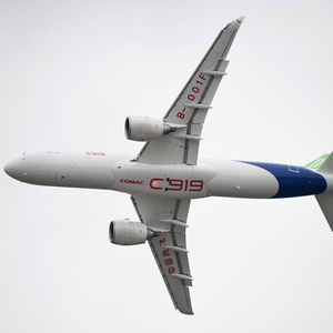 C919再签300架订单！_手机新浪网