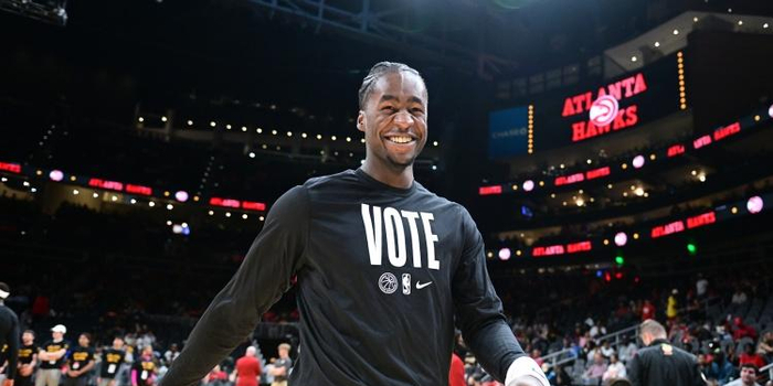 再次完成绝杀！AJ-格里芬：教练又画了个精彩战术 队友传的也好_手机新浪网