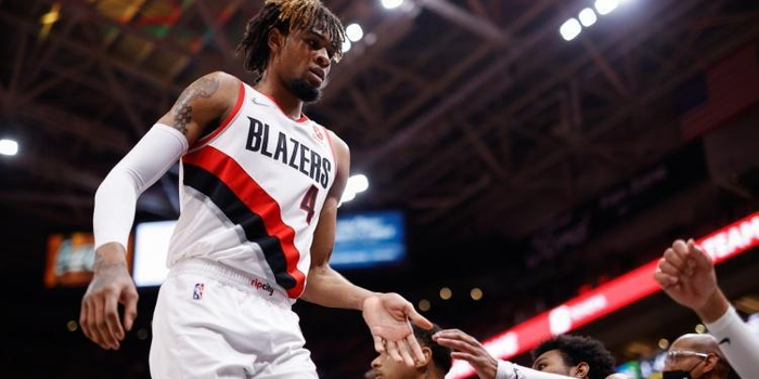 Haynes：开拓者将裁掉前锋格雷格-布朗_手机新浪网