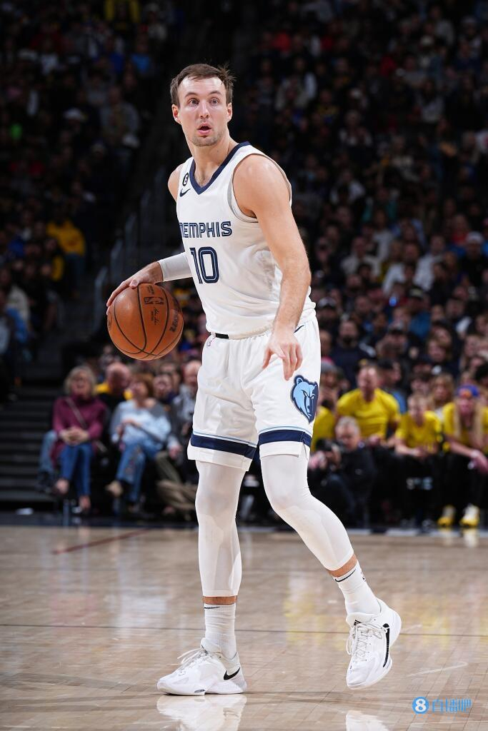 肯纳德今日仅靠三分球得分就拿到30+的球员 历史上第二位_手机新浪网