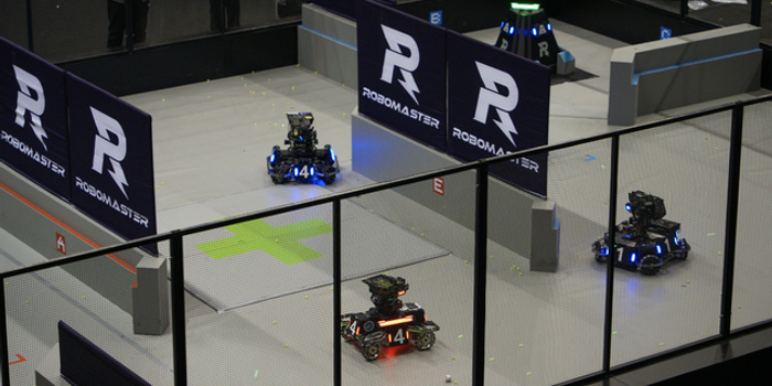 机甲战队，集结！RoboMaster 2023机甲大师高校联盟赛在江苏开赛_手机新浪网