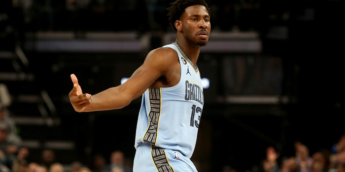 获得DPOY并在当赛季投进至少100记三分球员：JJJ 小卡 斯玛特_手机新浪网