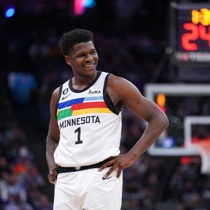 爱德华兹：G1我们被揍惨了 G2得提高强度&或许得来些强硬的犯规_手机新浪网