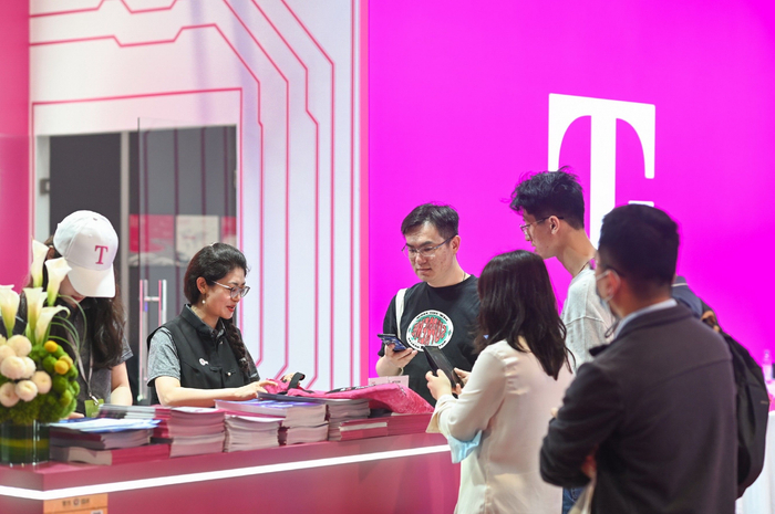 聚焦车企数字化、全球化—德电（中国）T-Systems亮相上海国际汽车工业展|汽车|汽车行业|车企|车联网|Systems_手机新浪网