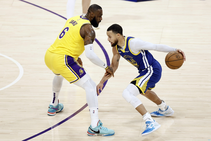 夏普：我认为湖人G5在客场无法击败勇士 但他们将4-2晋级西决_手机新浪网