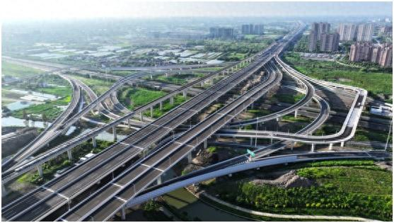 就在今天！S3公路（周邓公路-G1503两港大道立交）新建工程高速主线建成通车_手机新浪网