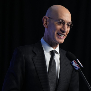 Woj：季中锦标赛夺冠球队主教练有50万奖金 与球员奖金数额相同_手机新浪网