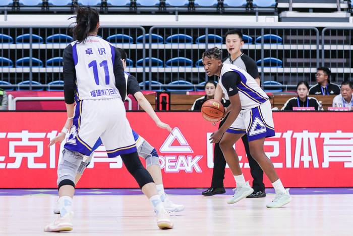 WCBA新军斩获赛季首胜！厦门女篮逆转击败天津女篮_手机新浪网