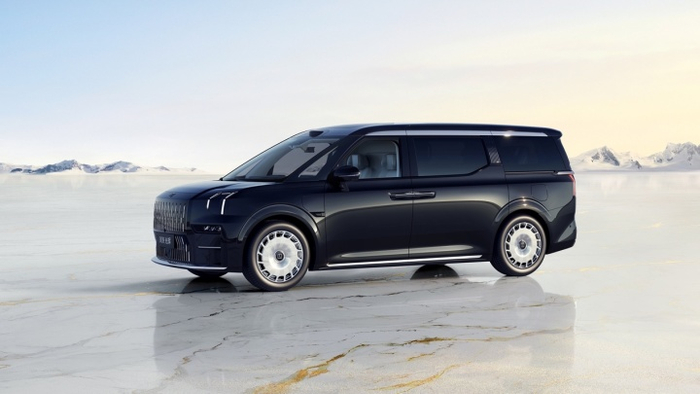 售价78.9万元起 四座超豪华旗舰极氪009光辉上市_手机新浪网