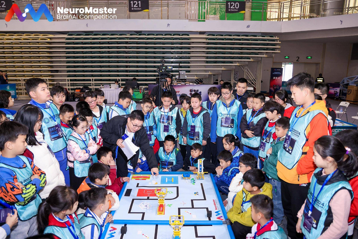 脑科学与AI的巅峰对决！2024NeuroMaster脑科学人工智能挑战赛决赛在深圳圆满落幕|脑科学|人工智能|深圳市_新浪新闻