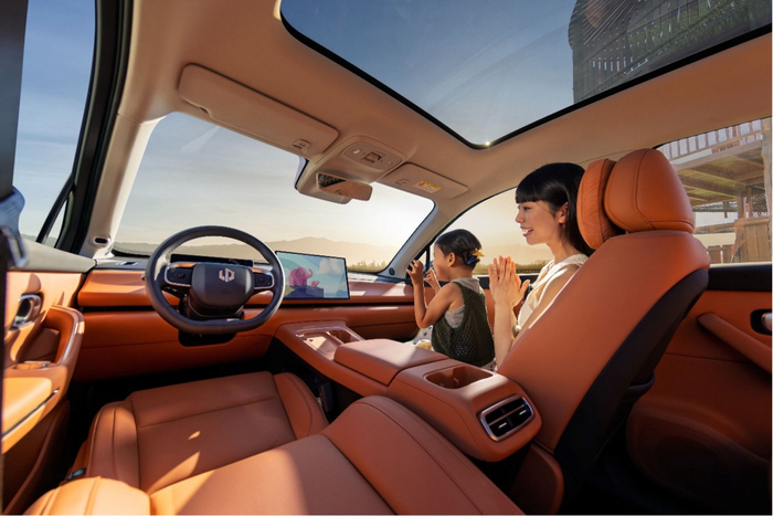 激光雷达+800V！2026款零跑 C10 上市 12.28 万元起_手机新浪网