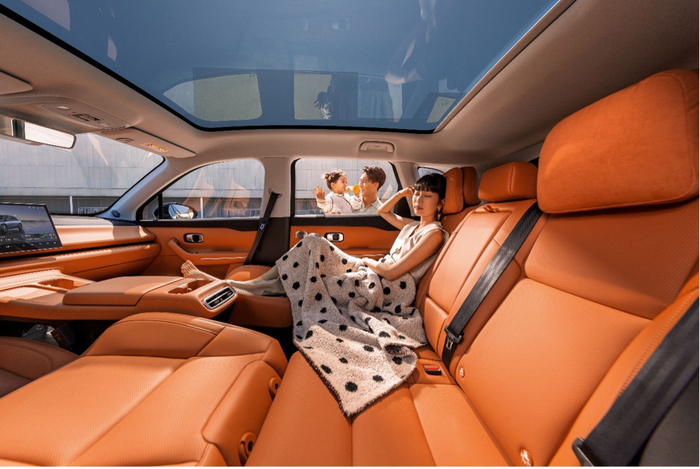 激光雷达+800V！2026款零跑 C10 上市 12.28 万元起_手机新浪网