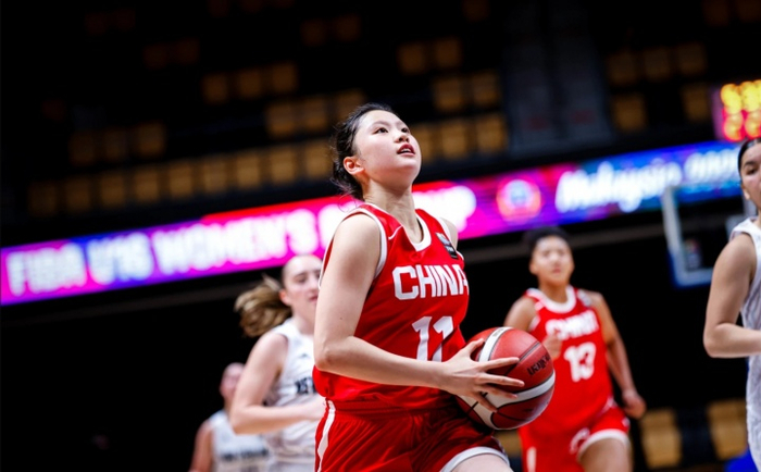 爆轰38分！媒体人：李沅珊凭借一己之力打穿新西兰U16女篮的防线_抓站_新浪竞技风暴_新浪网