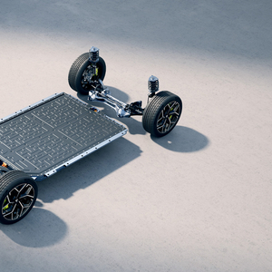 深蓝L06广州车展亮相：5.9秒破百+可调尾翼，13.29万起_手机新浪网