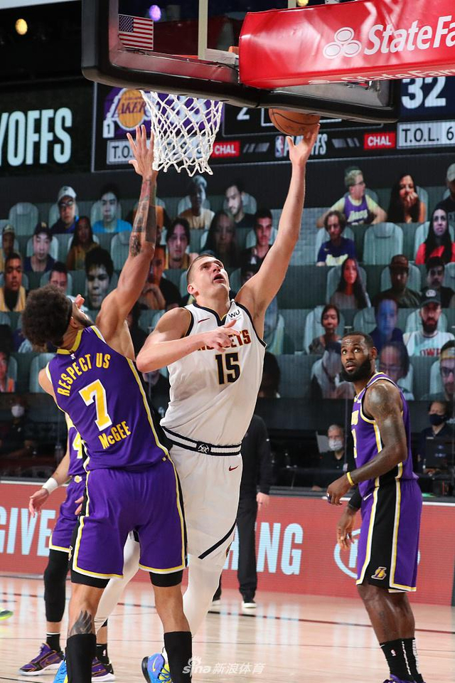 [NBA西部决赛G5]湖人117-107掘金 浓眉27分詹皇38分三双_新浪图片