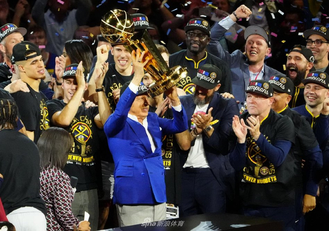 NBA总冠军颁奖 掘金赢得队史首个NBA总冠军_新浪图片