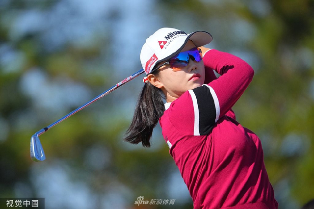 女子日巡赛季收官战石昱婷T8_新浪图片