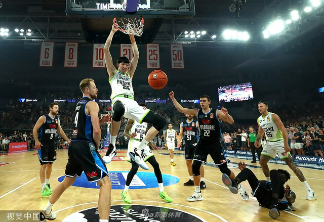 [NBL常规赛]墨尔本联86-94东南墨尔本凤凰 周琦22分_新浪图片