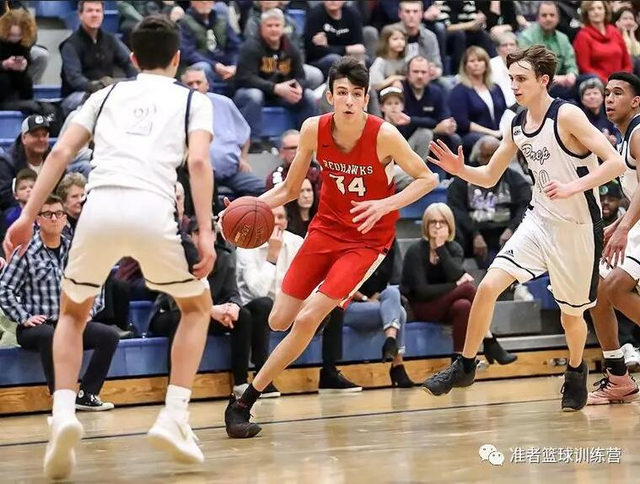 不敢撞怕他断!2米13只有172斤!瘦成这样却场均5.8帽!全美最强中锋_新浪图片