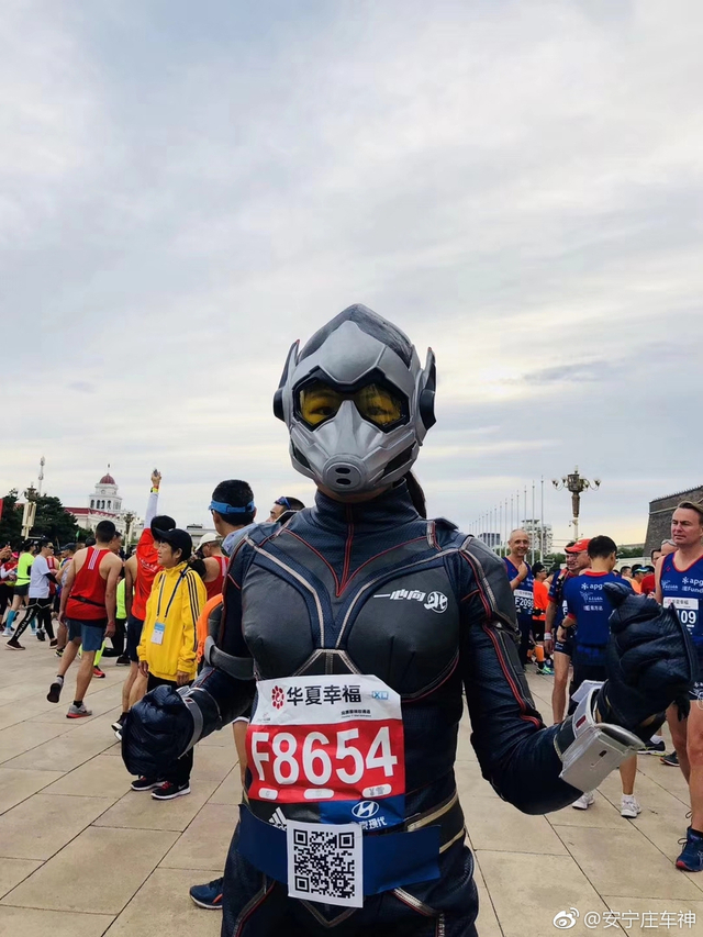 北京马拉松跑友cosplay好不热闹_新浪图片