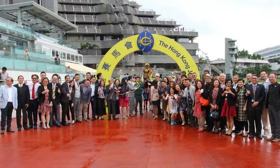 超新星「好好玛」摘下皇太后纪念杯|骑师|赛事|冠军|角逐|坐骑_手机新浪网