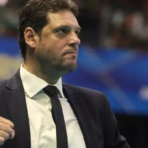 保加利亚男排新帅确定 传奇球星康斯坦丁诺夫当选_手机新浪网