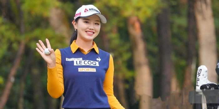 JLPGA巡回锦标赛石昱婷T2开局 山下美梦有领先_手机新浪网