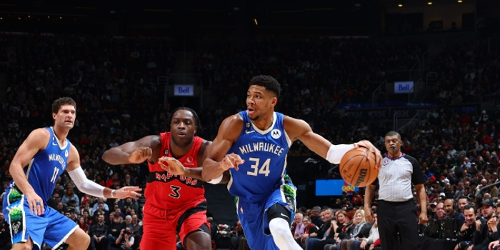 30+21+10+12！字母哥砍下“四双” 4场砍173分_手机新浪网