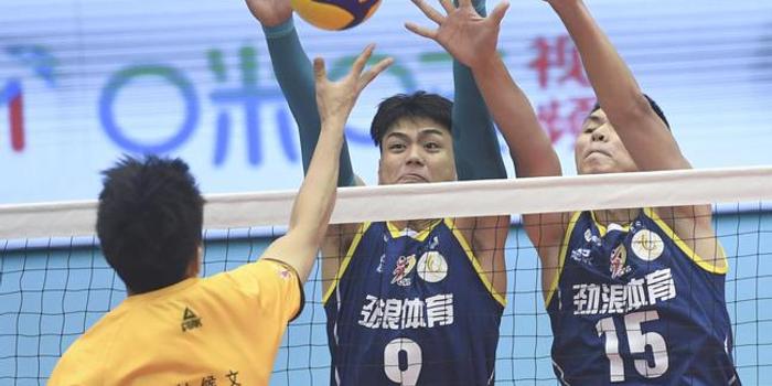 上海男排主力休战0 3负四川 3胜1负积9分暂列榜首 手机新浪网